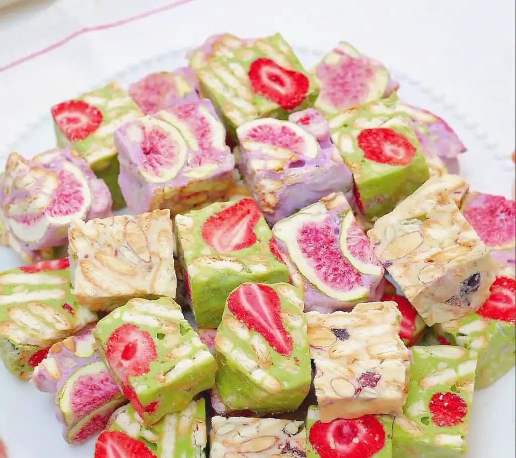 Crunchy And Sweet Snowflake Crisps Recipe